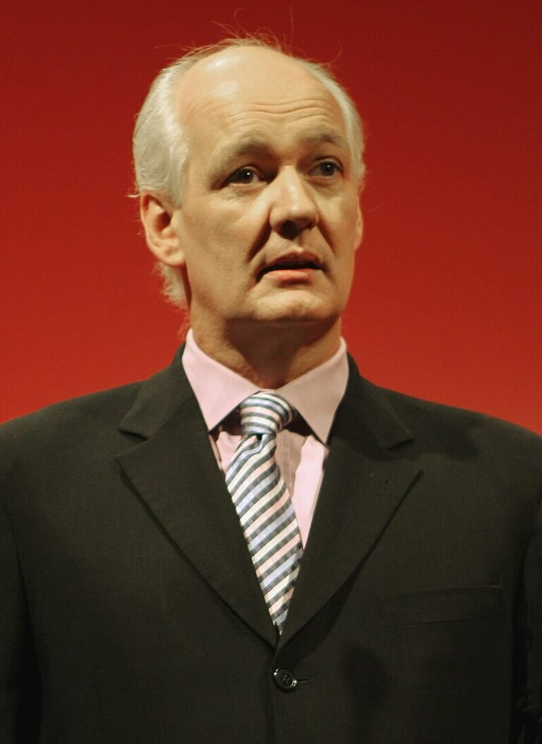 Colin Mochrie Biography | British Columbia Today