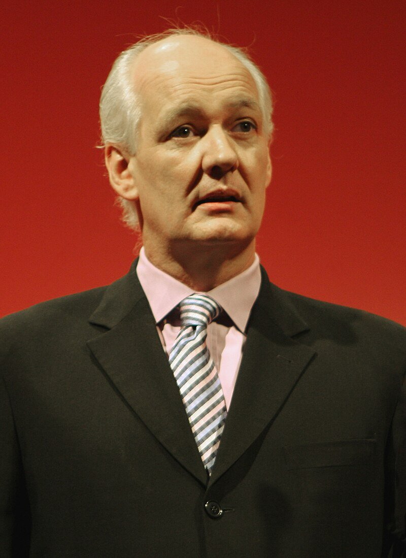 Colin Mochrie Biography | British Columbia Today